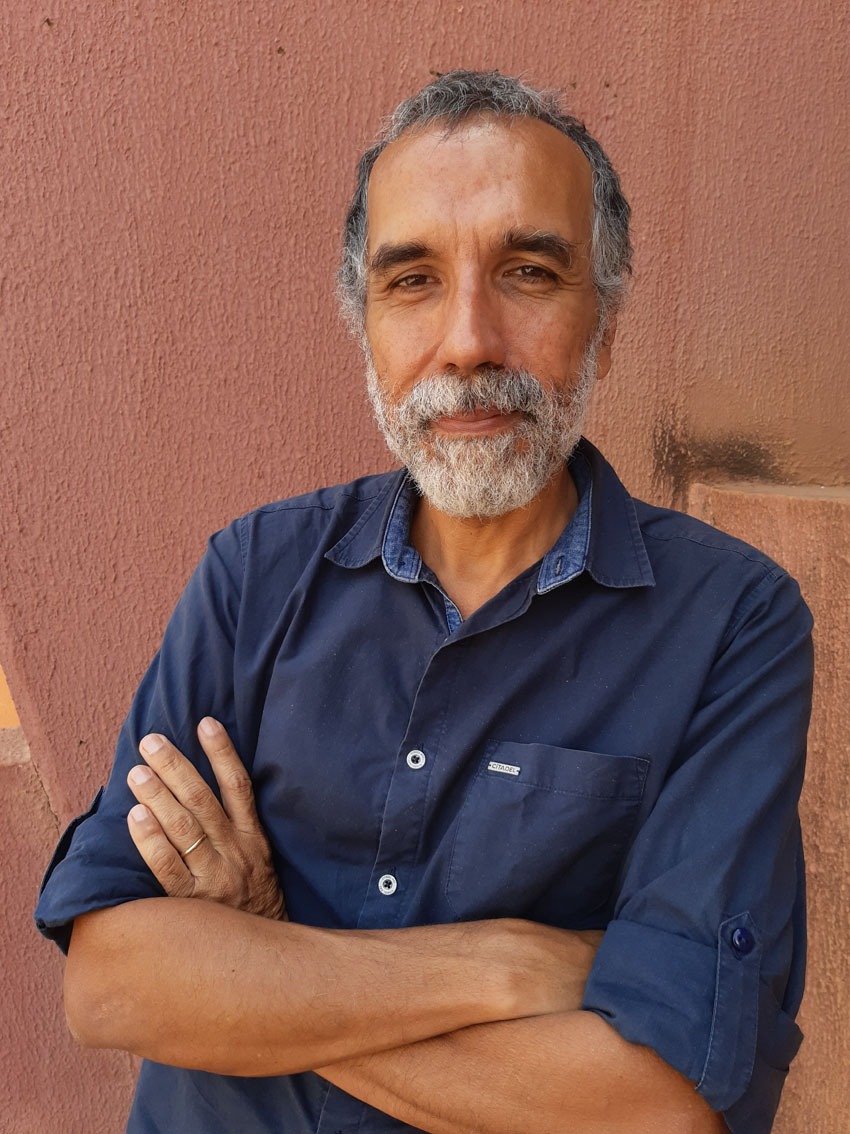 Débats-forums Fespaco 2023 / 7 : David Constantin parle de Regarder les ...